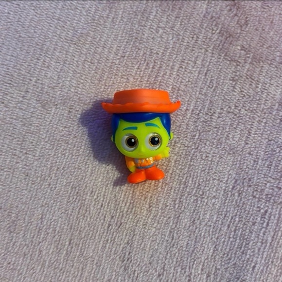 Disney | Toys | Disney Doorables Neon Glow Woody Toy Story Common ...